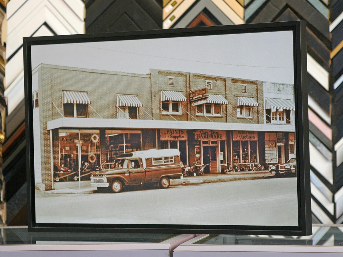 Floating Frame | Max Photo and Decor